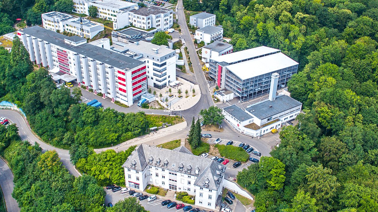 SHG-Kliniken Sonnenberg: Bänke – Ein Abschied, der bleibt.